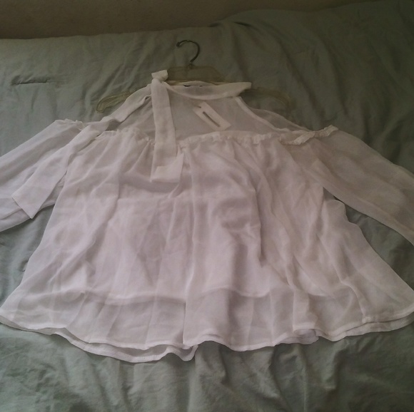 Chic Boutique Rose | Tops | Chic Boutique Rose Exclusive Collection Top ...